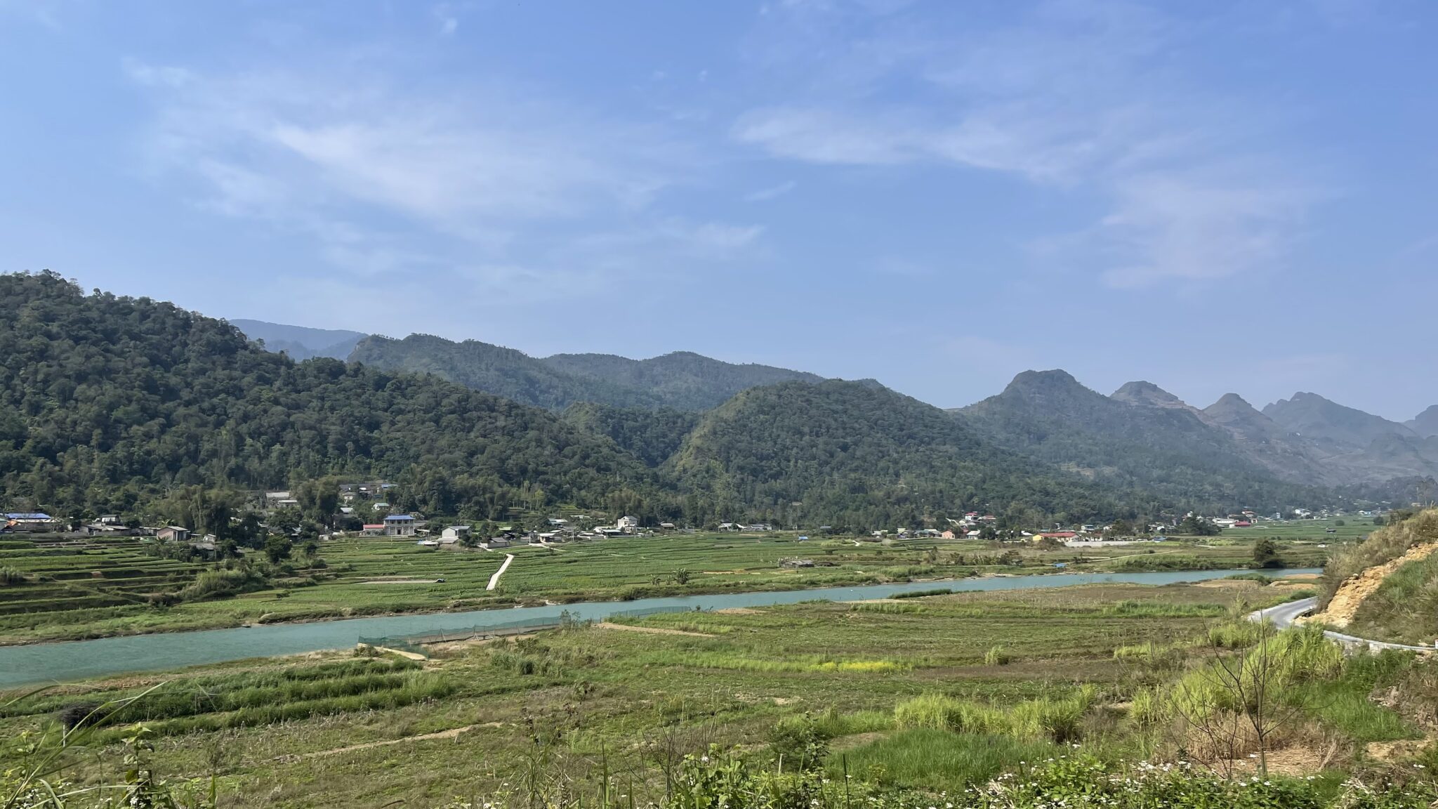 Lung Tam Weaving Village: Hmong Linen Craft in Ha Giang